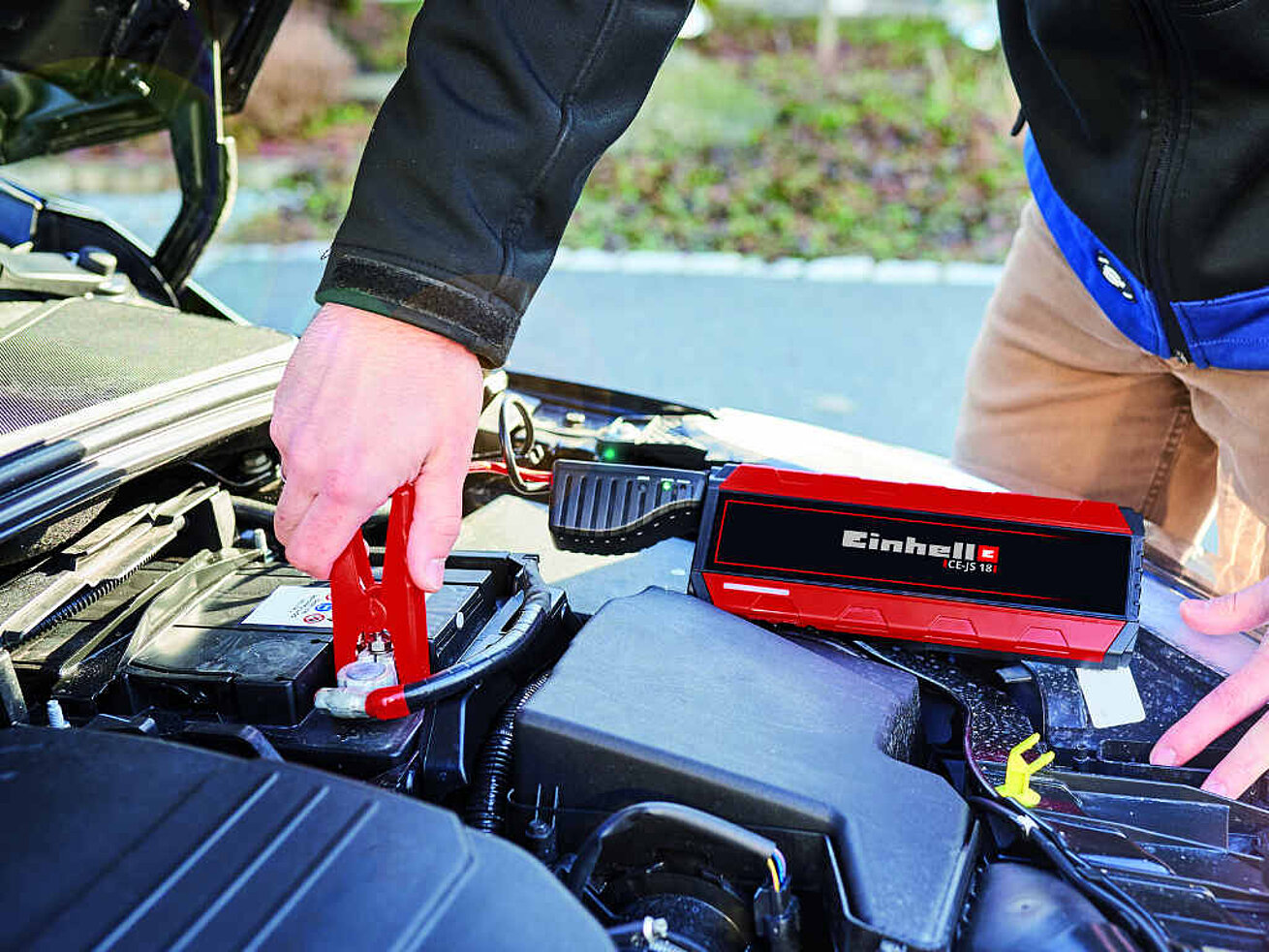 Battery empty? How to bridge your car properly | Einhell Blog
